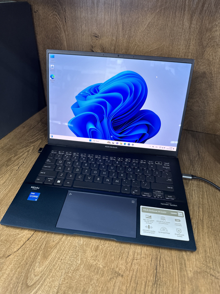 Asus zenbook Q410 почти новый i5-1240P OLED