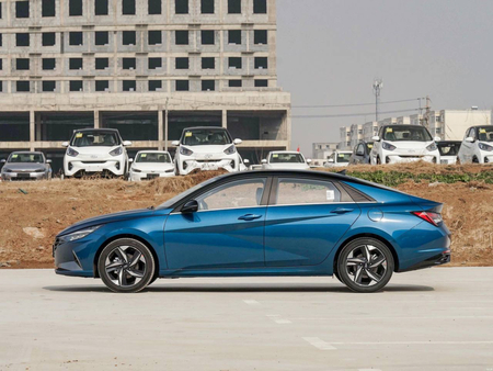 Hyundai Elantra flagship (full)