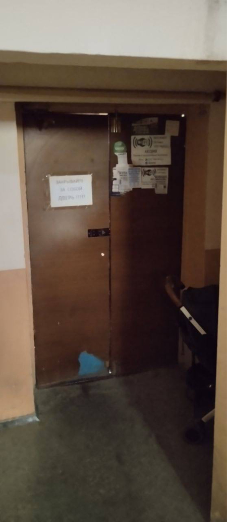 Продаются две железыне двери