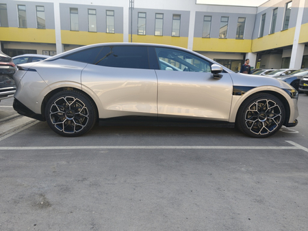 Zeekr 007 1of1 AWD dual motor 3.5sek