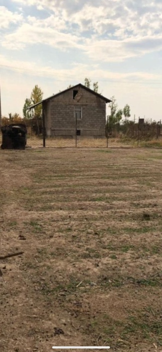 Продаются 4-е дачных участка 24 сотки, имеется дом и вагончик.