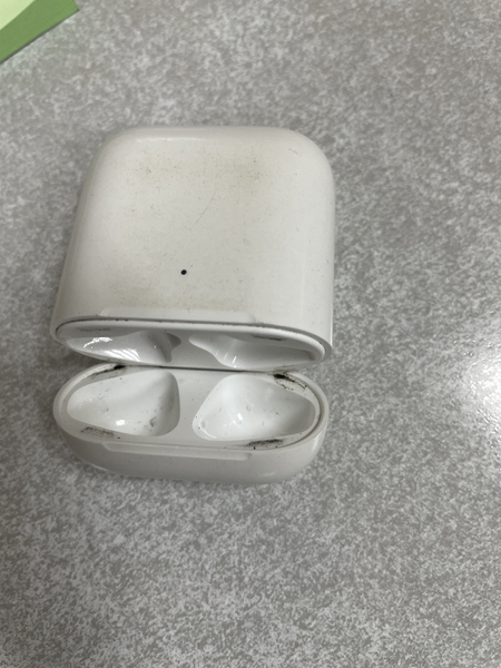 Airpods 2.2 holati yaxshi
