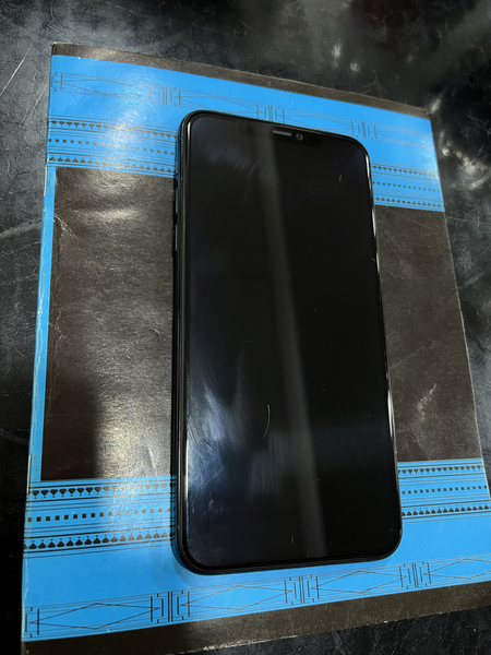 IPhone 11 pro max 64 tali