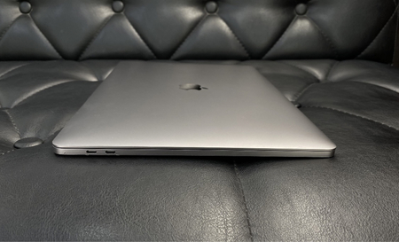Apple MacBook Pro 2019 года 15 inch i7 16-512 GB в идельном состоянии