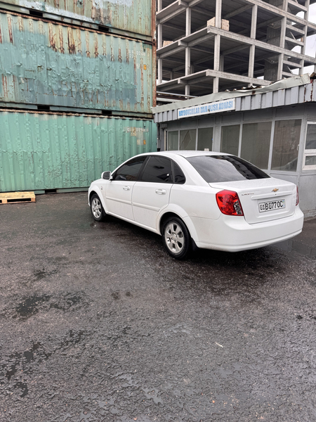 Авто жентра белий