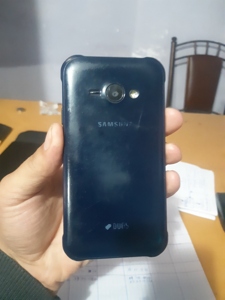 Samsung j1 ace sotiladi