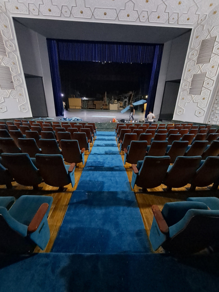 Gilam kesish va tikish