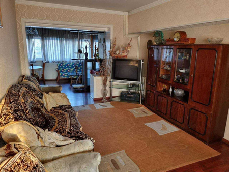 Квартира на Ц-1 5/5/9 среднее состояние с мебелью и техникой 115м2