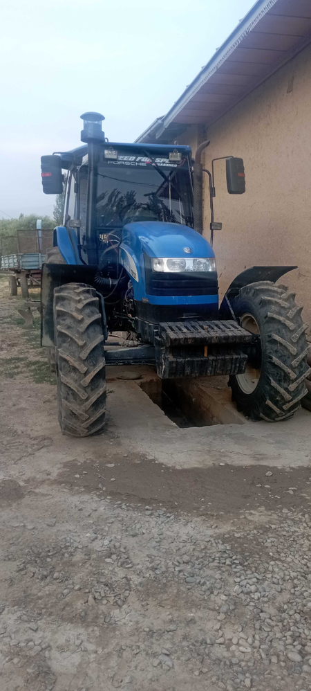 Yangi traktor sotiladi