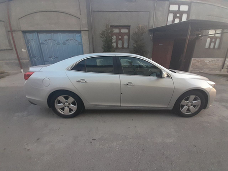 Moshina sotiladi gazi bor