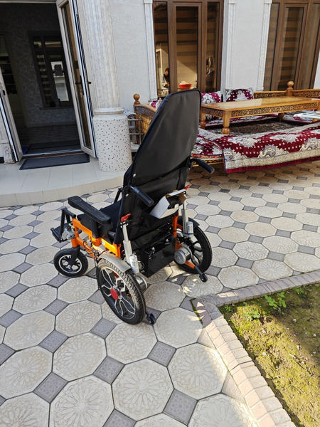 Nogironligi bor insonlar uchun aravacha