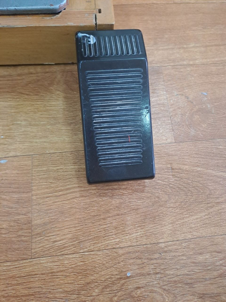 2 ta mashinka sotiladi Tikuv mashinkasi