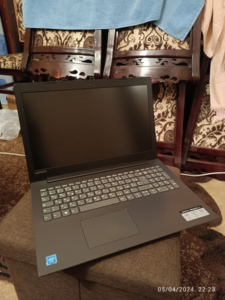 Lenova ideapad 330-15IGM