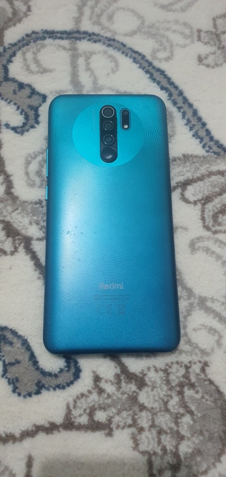 Yangi redmi 9 4/64 gb ideyal sastayani garantyasi bor