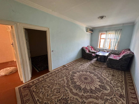 2 каватда жойлашган 3 хонали квартира ижарага берилади
