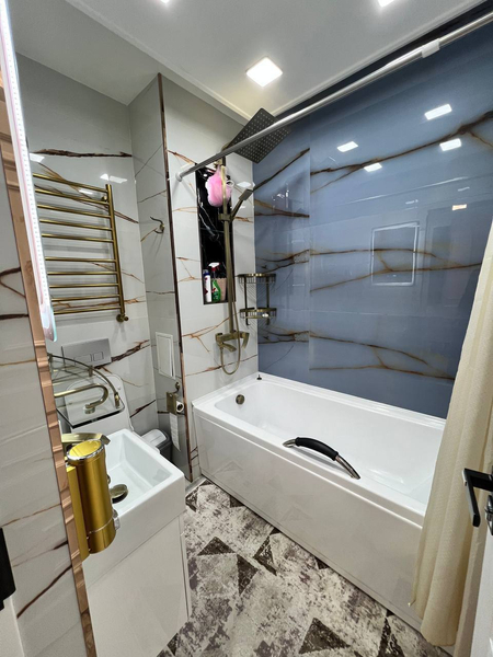 Mirzo Uliģbek rayon 4/4/9/ maydoni 107 m2  Moljal Fiskulturniy instut