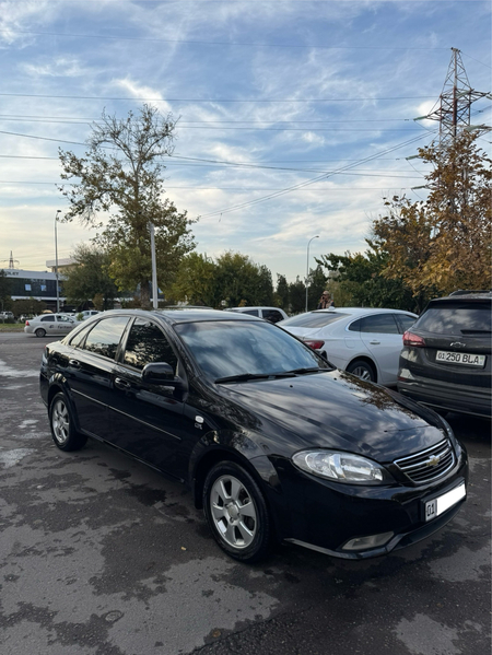 Gentra A/t qora 2018 sotiladi