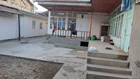Hovli sotiladi  4 sotix