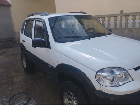 Chevrolet Niva       .