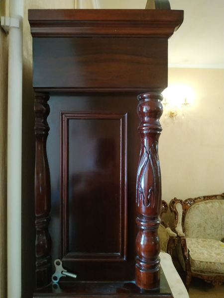 Часы напольные механические фабричные курант с боем.