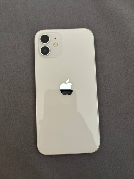 Iphone 12.