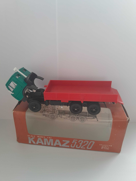 Модель КАМАЗ 5320 бортовой 1992г.