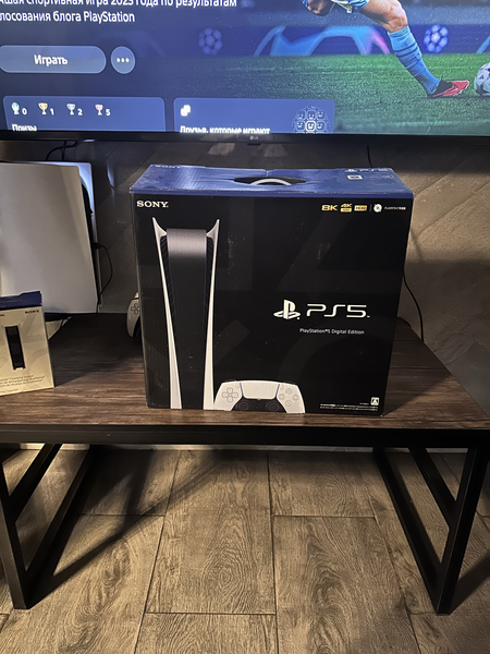 Playstation 5 с джойстиками и играми