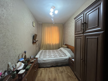 Сдам в арендуквартиру ! 2 комн/1/4 с обстановкой