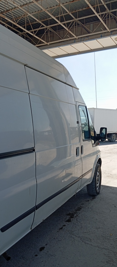 Ford sotiladi tranzit