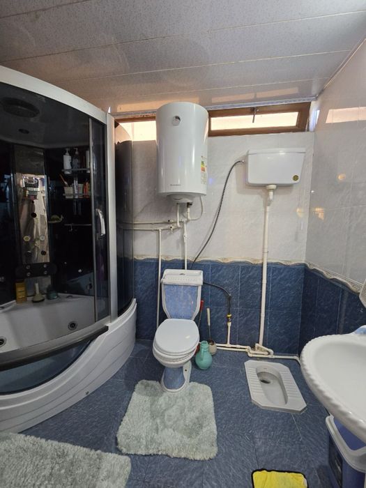 Продается 6 комнатная квартира на 1 этаже, адрес Самгаси ор. 20 школа