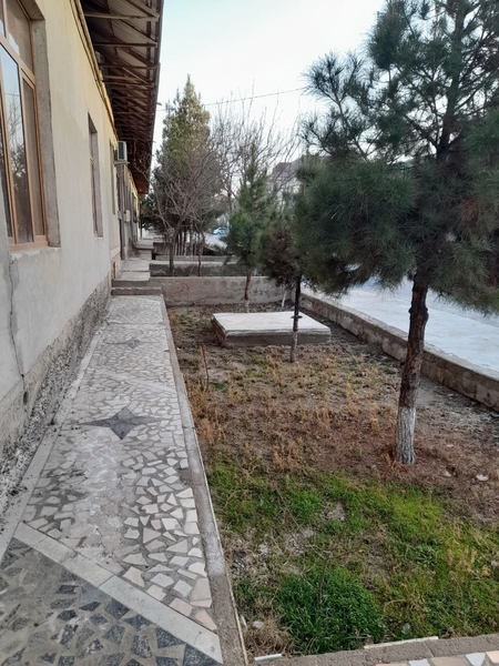 Istiqlol tuyxonani orqasida xovli sotiladi