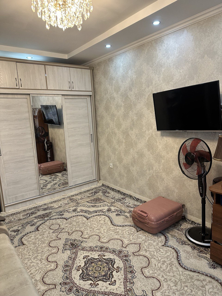 Продается квартира, Чиланзар 8 квартал, 1/4/4