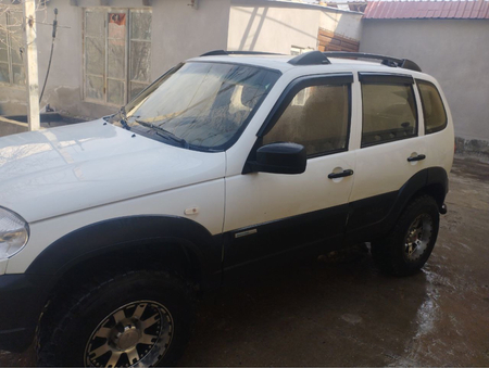 Chevrolet Niva       .