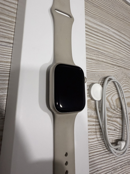 Apple Watch series 7 45 mm Ll/A 32 tali
