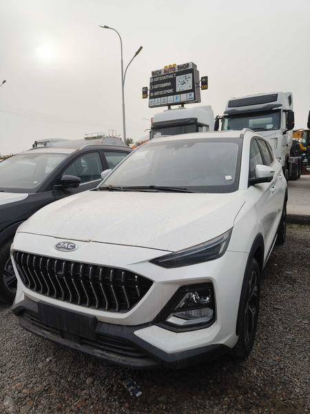 Jac Js8 tayyori bor China Motorsda