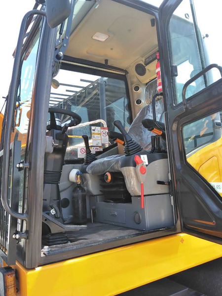 Экскаватор VIAMAR XN-75B