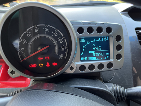 Chevrolet Spark 2011 года, пробег 87 000, в авариях не учавствовала.