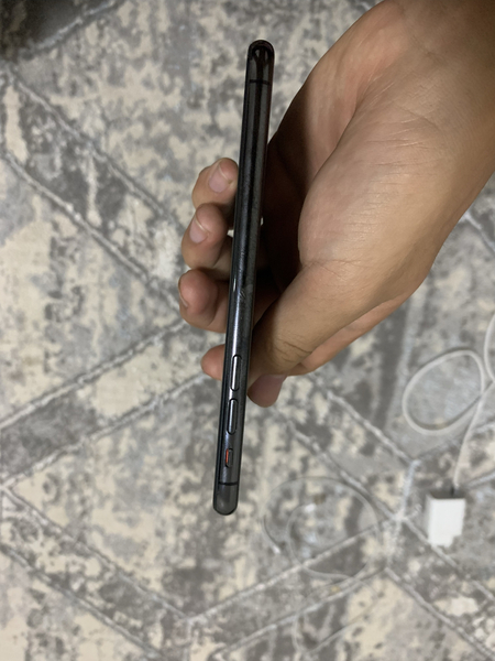 iPhone xs sotladi