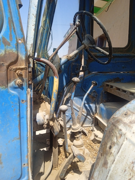 28 traktor 1994 yil