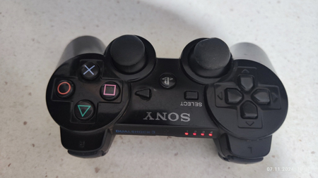 Satiladi playstation 3 jostygi baxasi kelisimli