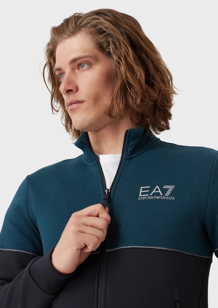 Костюм Armani EA7