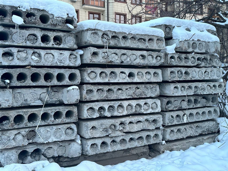Новые и б/у плиты разных размеров.