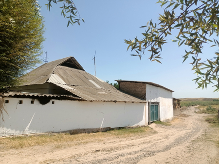 Srochna uy sotiladi