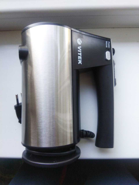 Ручной миксер Vitek 920