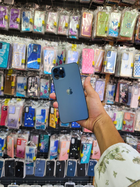 Iphome 12 pro max ideal!