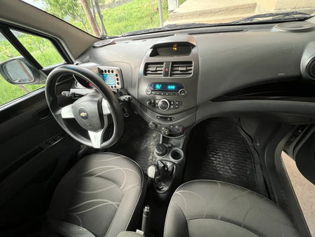 spark chevroletvnnznxnc jskdnf kakdjdjwjdjd