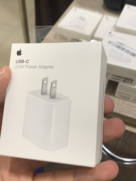 Apple adapter 20w USB-C fast charger  USA