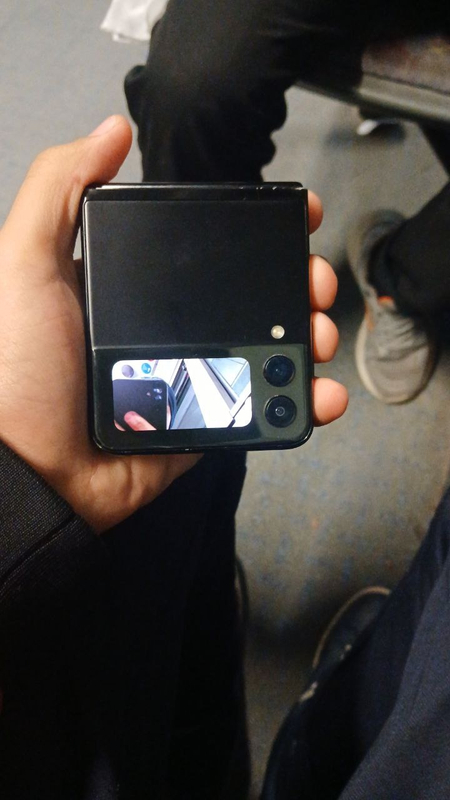 z flip 3 в хорошем состоянии