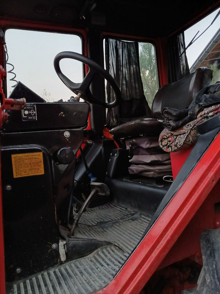 Traktor sotiladi