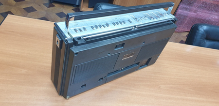 Продается магнитола Sharp GF 9595